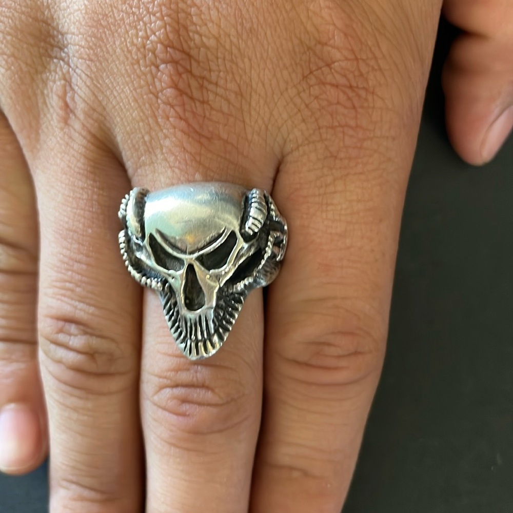 Skull Ring - Gem
